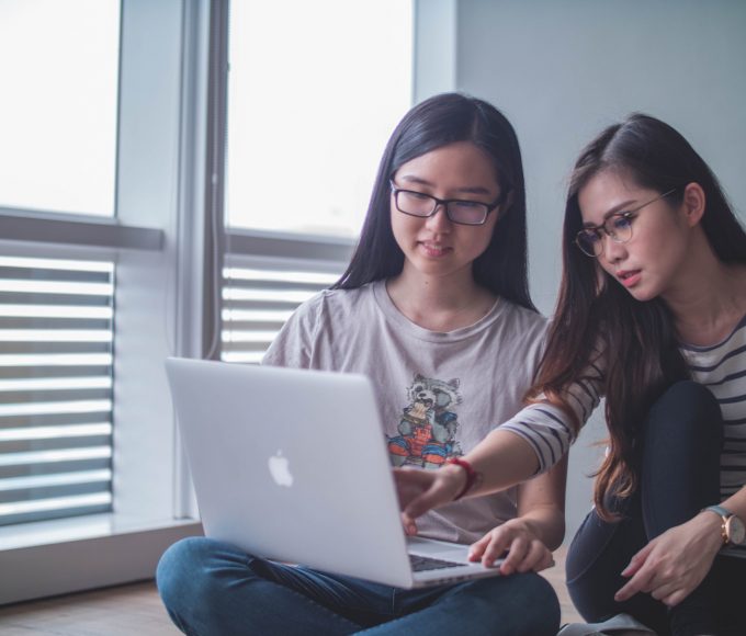 Danny Glasser is typing… – About.Cam